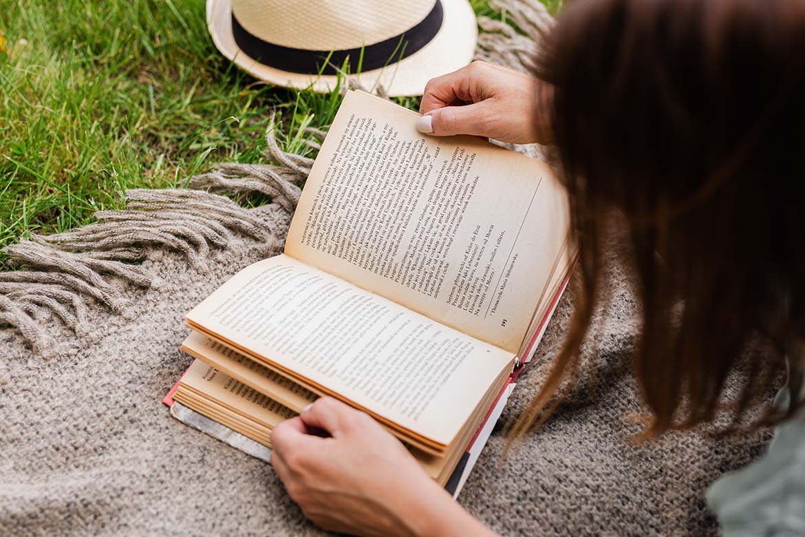 Reading Books vs. Watching TV: Which is Better for You? - All Thing Suf Reading Books vs. Watching TV: Which is Better for You? - All Thing Suf